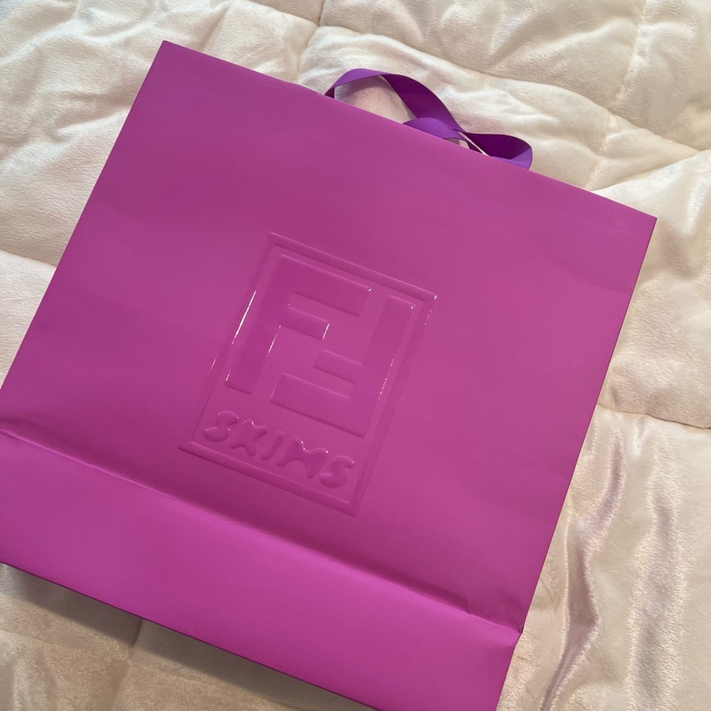 Brand New!!! Fendi Skims Small Pouch! - Gem